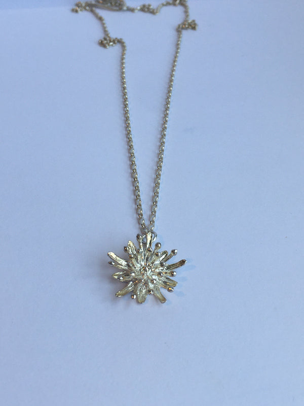 Mt Cook Lily Necklace - Silver - RED